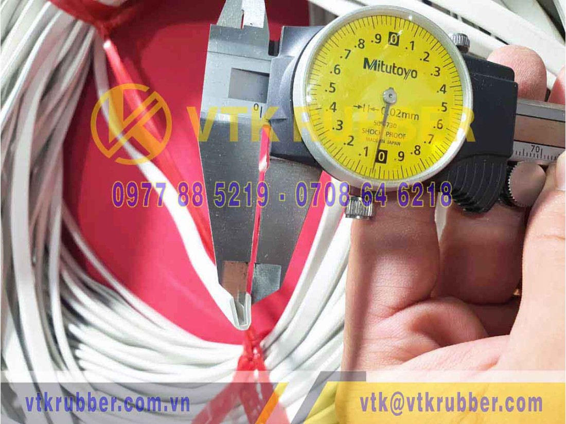 Ron cao su EPDM trắng chữ U 3.5x7x1 | VTK Rubber