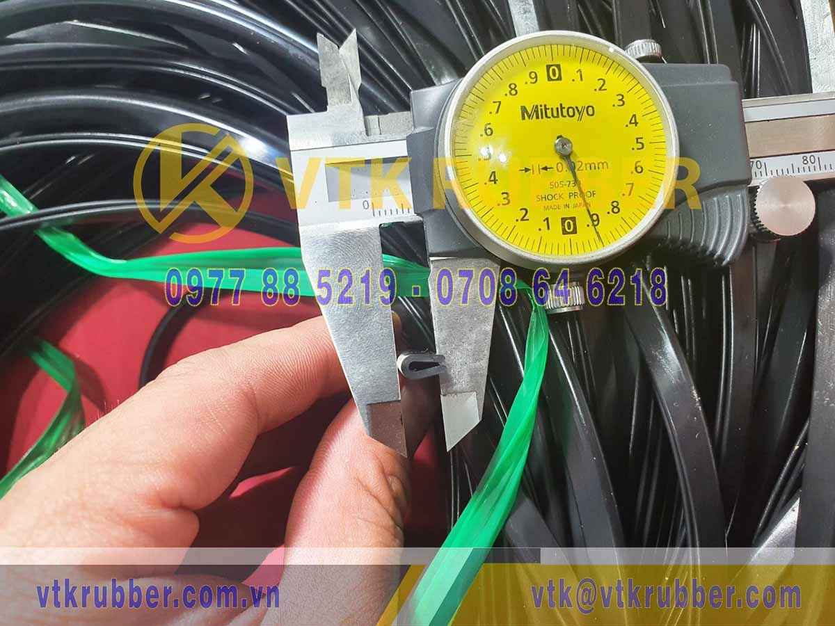 Ron cao su thường chữ U 4x7x1.5 | VTK Rubber